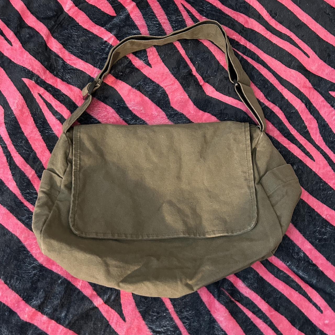Green small duffel bag with pockets - Depop