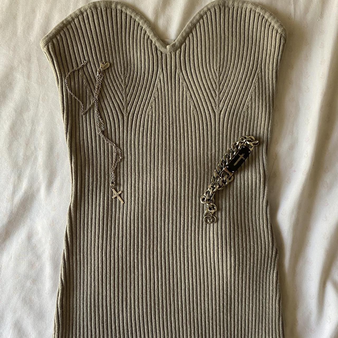 grey stretchy y2k cybercore style top ☑️ jewelry... - Depop