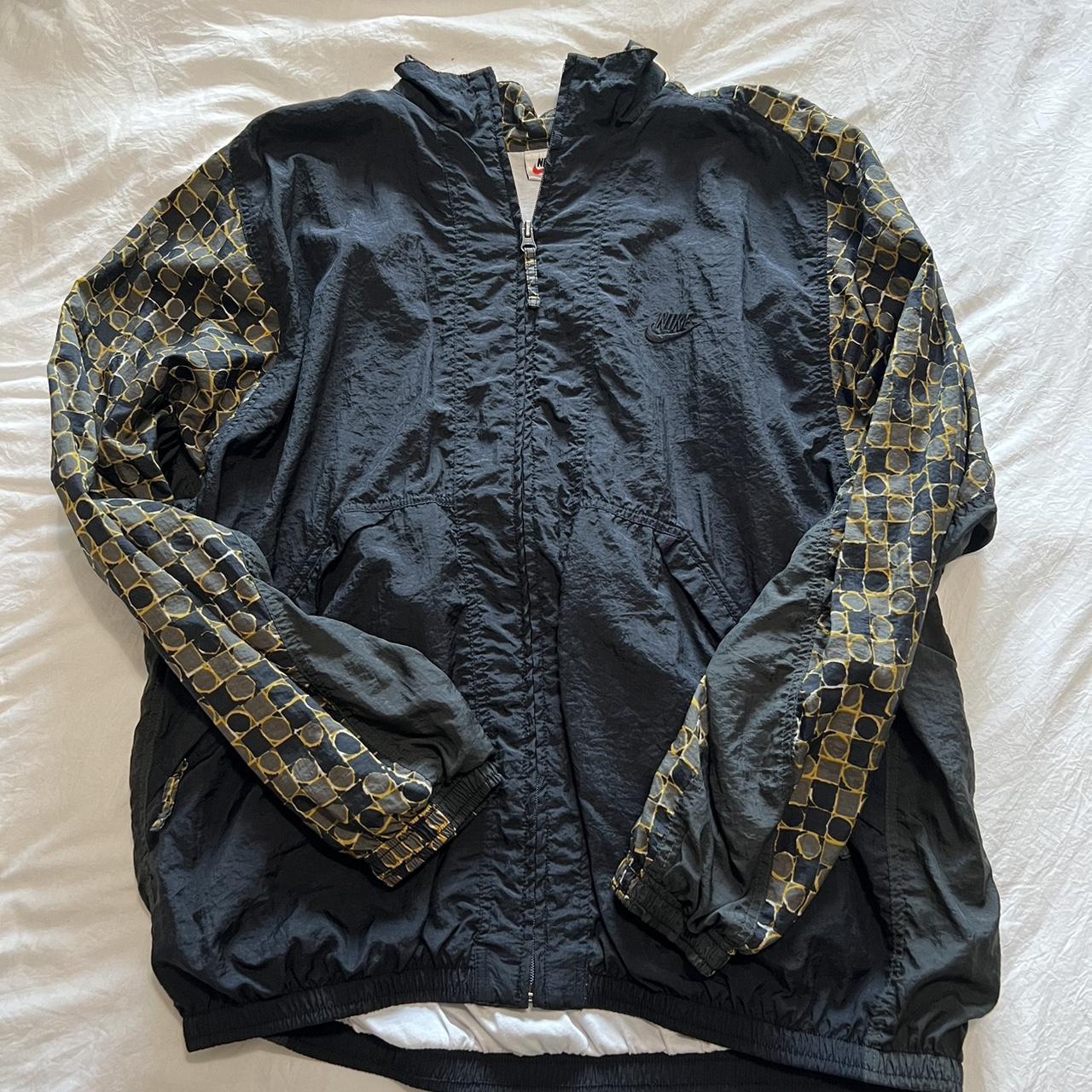 Vintage Nike zip up jacket size XL - Depop