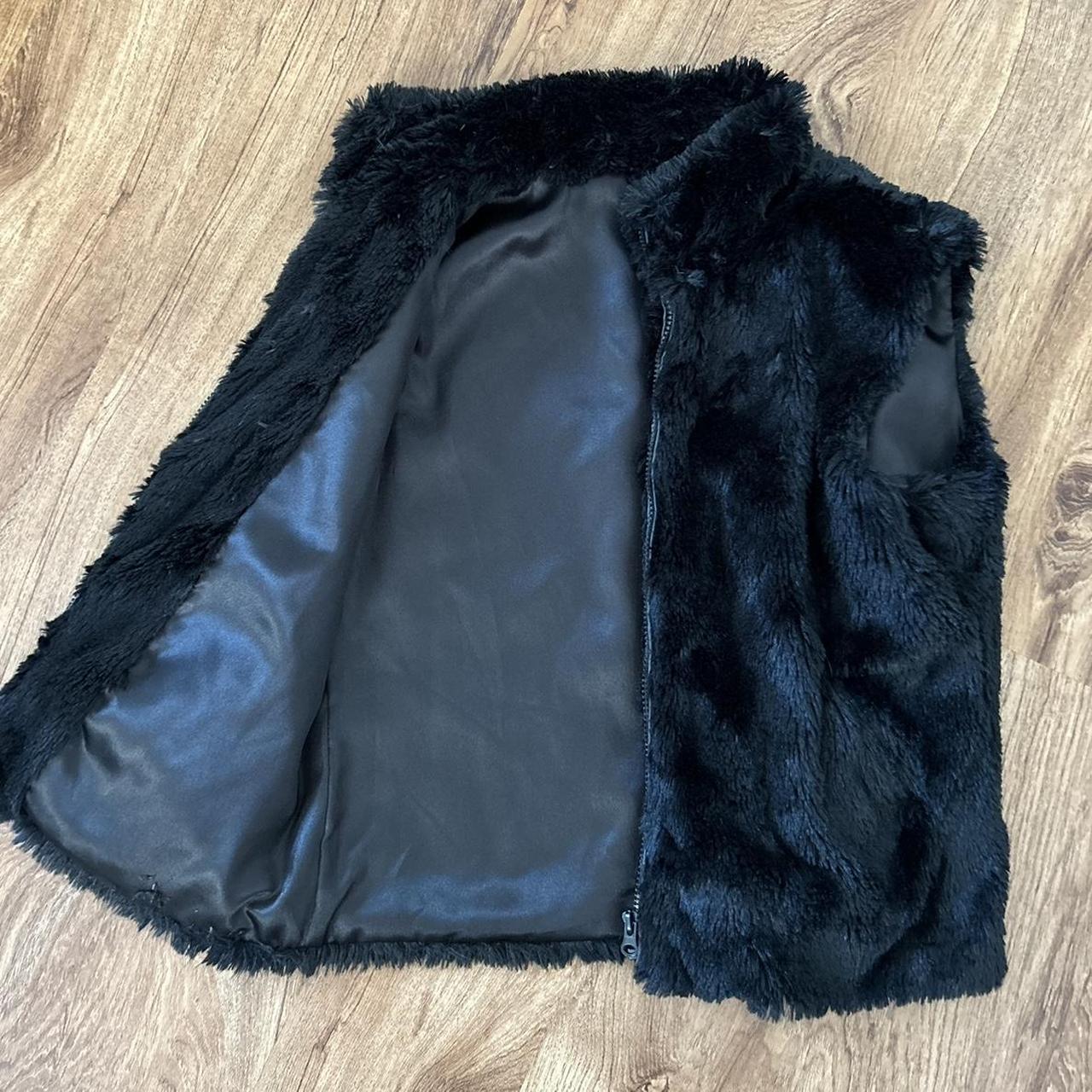 Y2K full zip faux fur vest 🖤 #fauxfur #fauxfurvest... - Depop