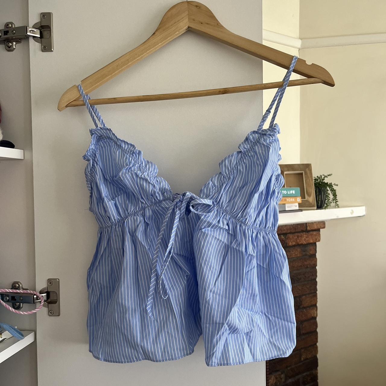 Super top Never worn - Depop