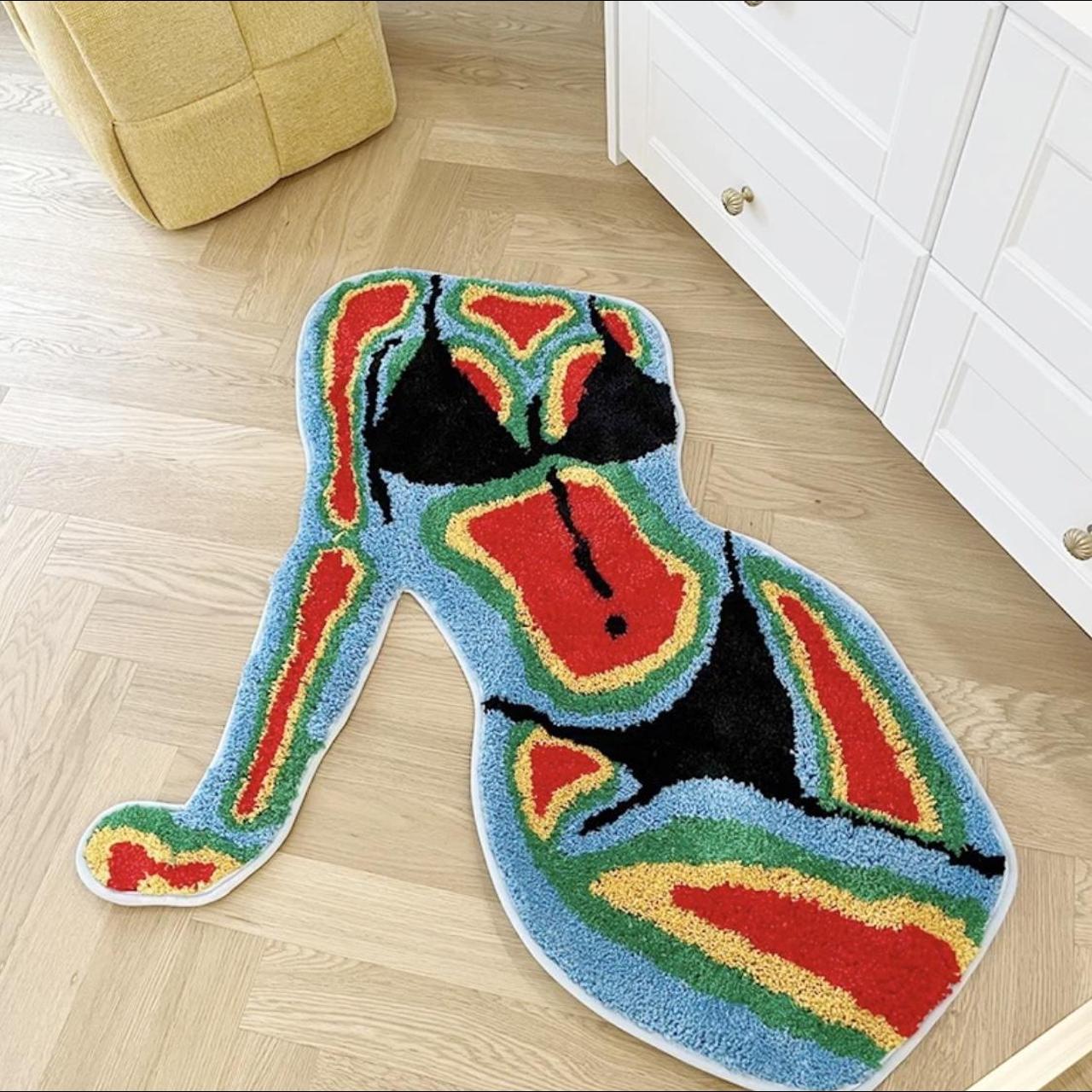 Hour glass body thermal rug 88x80cm - Depop