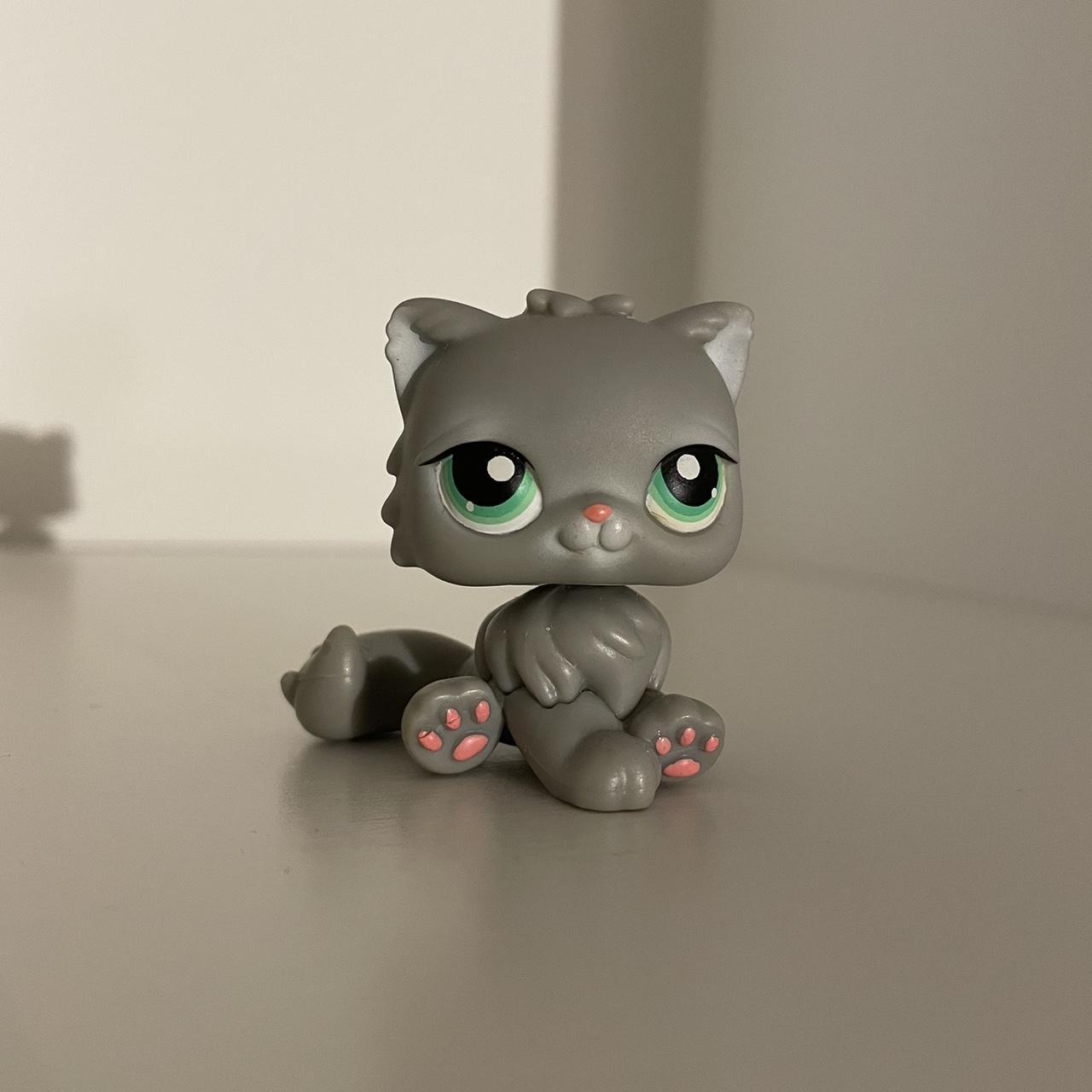 littlest pet shop lps persian cat #82 AUTHENTIC... - Depop