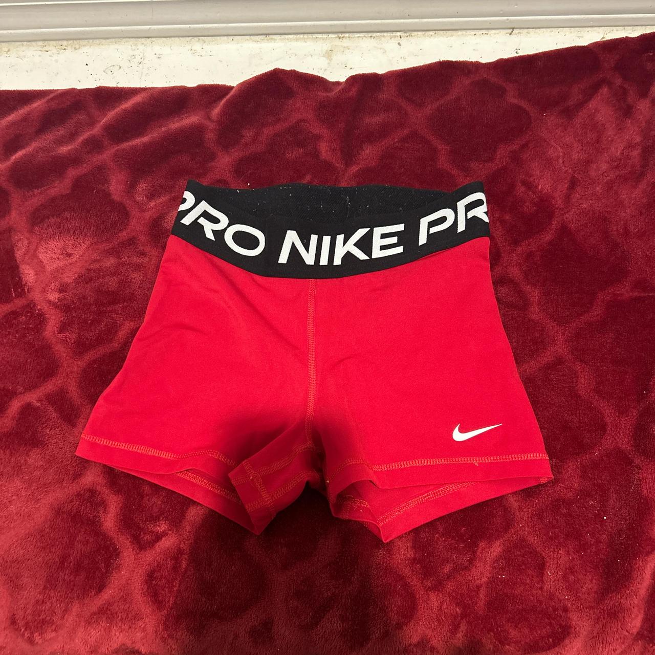 red Nike pros size xs Message me for any questions💌 - Depop
