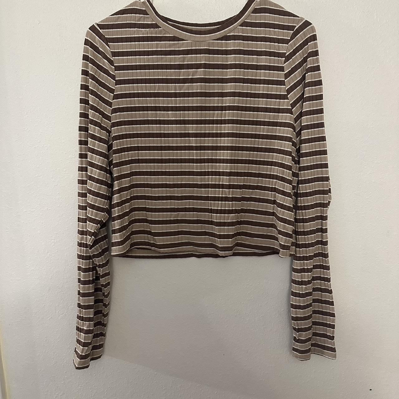 Cute simple tee 🤎☮️ Didn’t fit me length wise. *i’m... - Depop