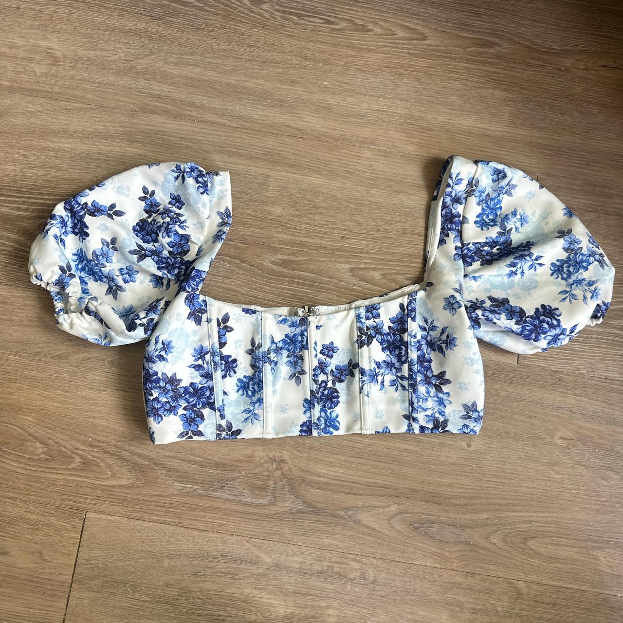 White fox crop top size small worn once | Depop