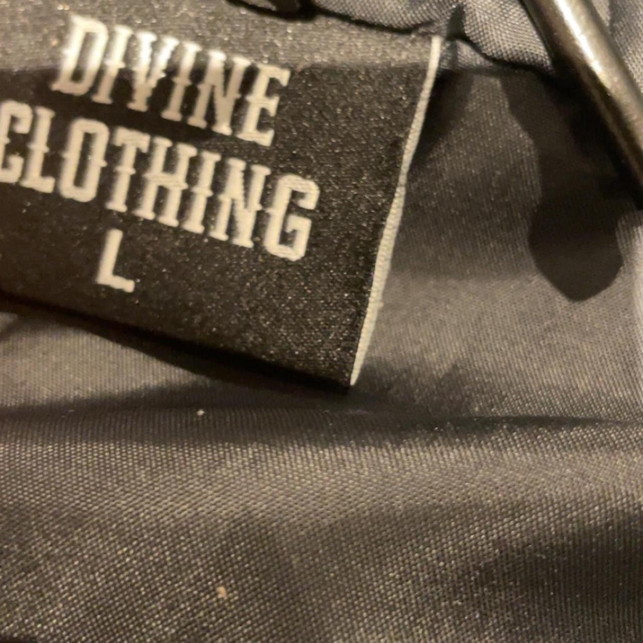 Divine windbreaker large - Depop