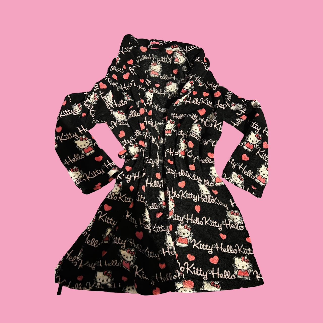 L Hello Kitty Robe 🩷 Missing The String To Tie Depop