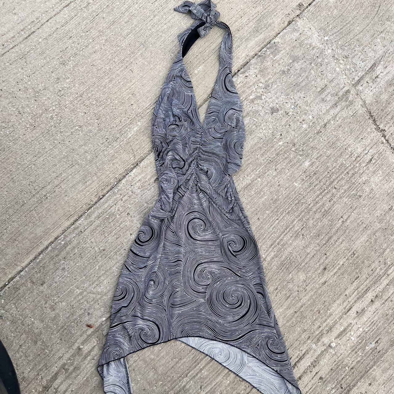 y2k 2000s patterned midi dress , very fitting to the... - Depop