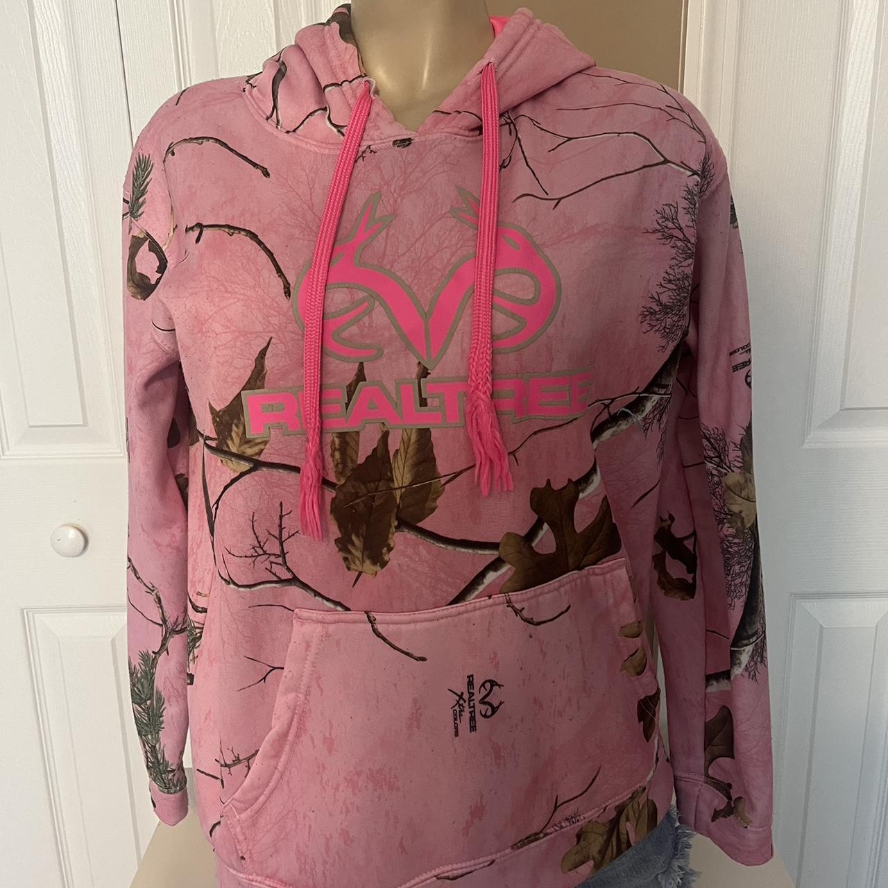 Woman’s pink realtreee hoodie #pink #realtree #camo - Depop