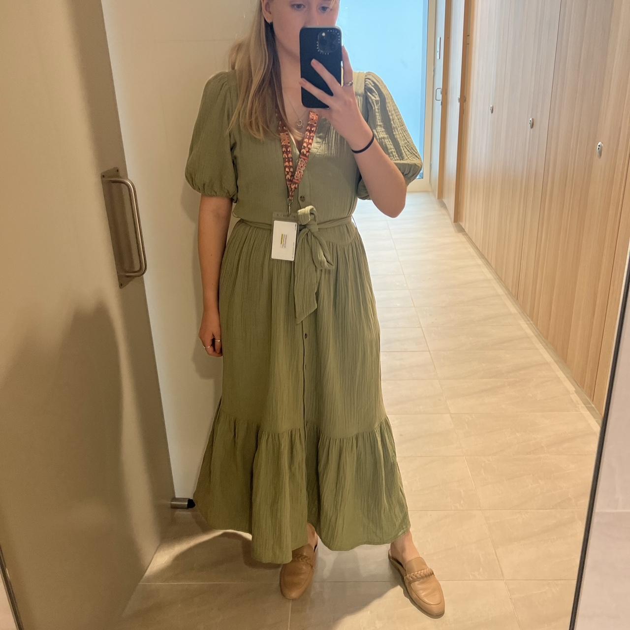 French Connection green maxi dress Perfect for... - Depop