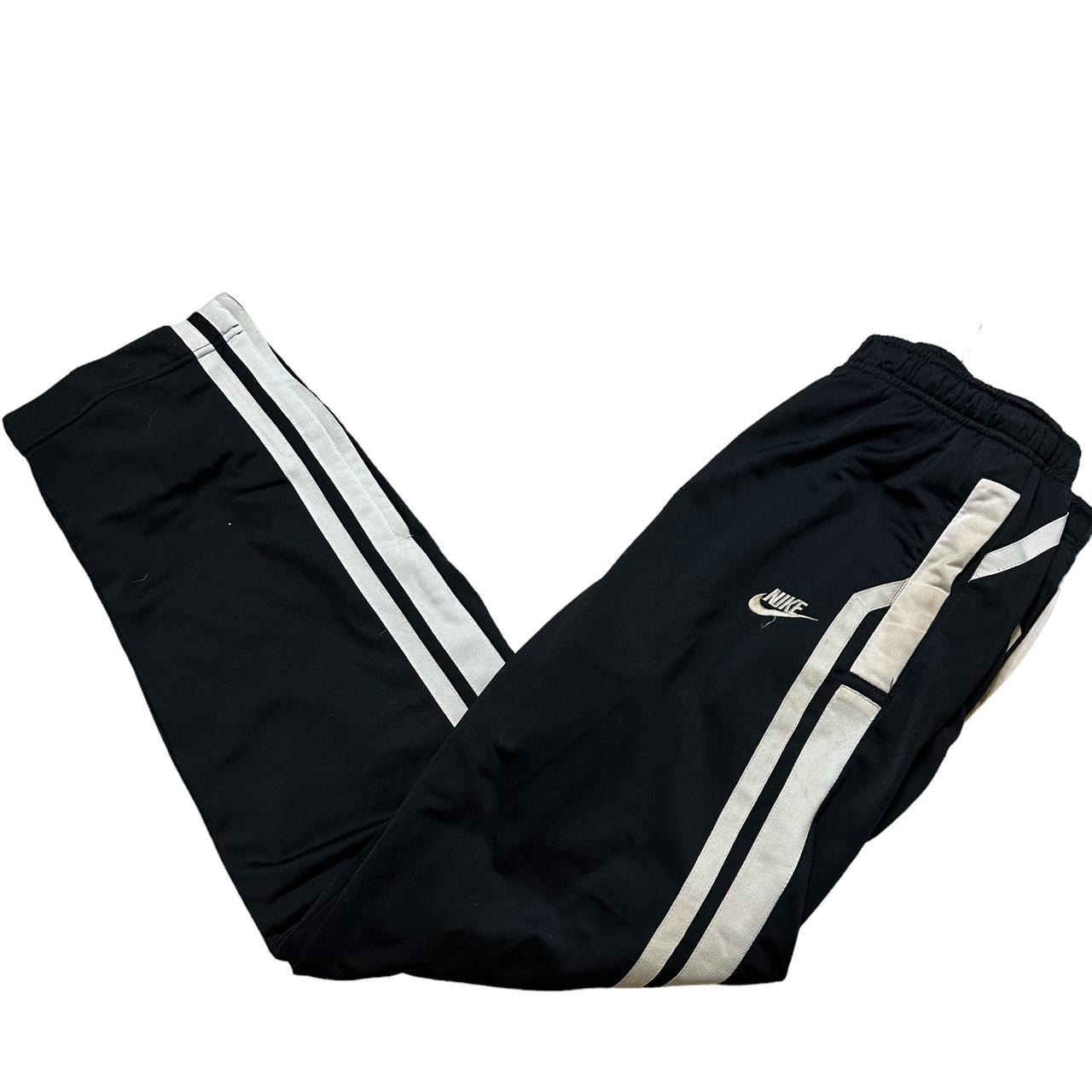 Nike 00’ Men Size: L Delivery 3-5 days... - Depop