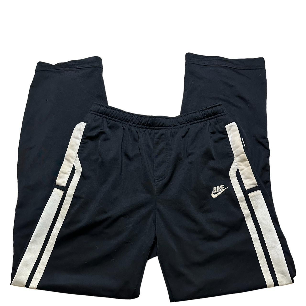 Nike 00’ Men Size: L Delivery 3-5 days... - Depop