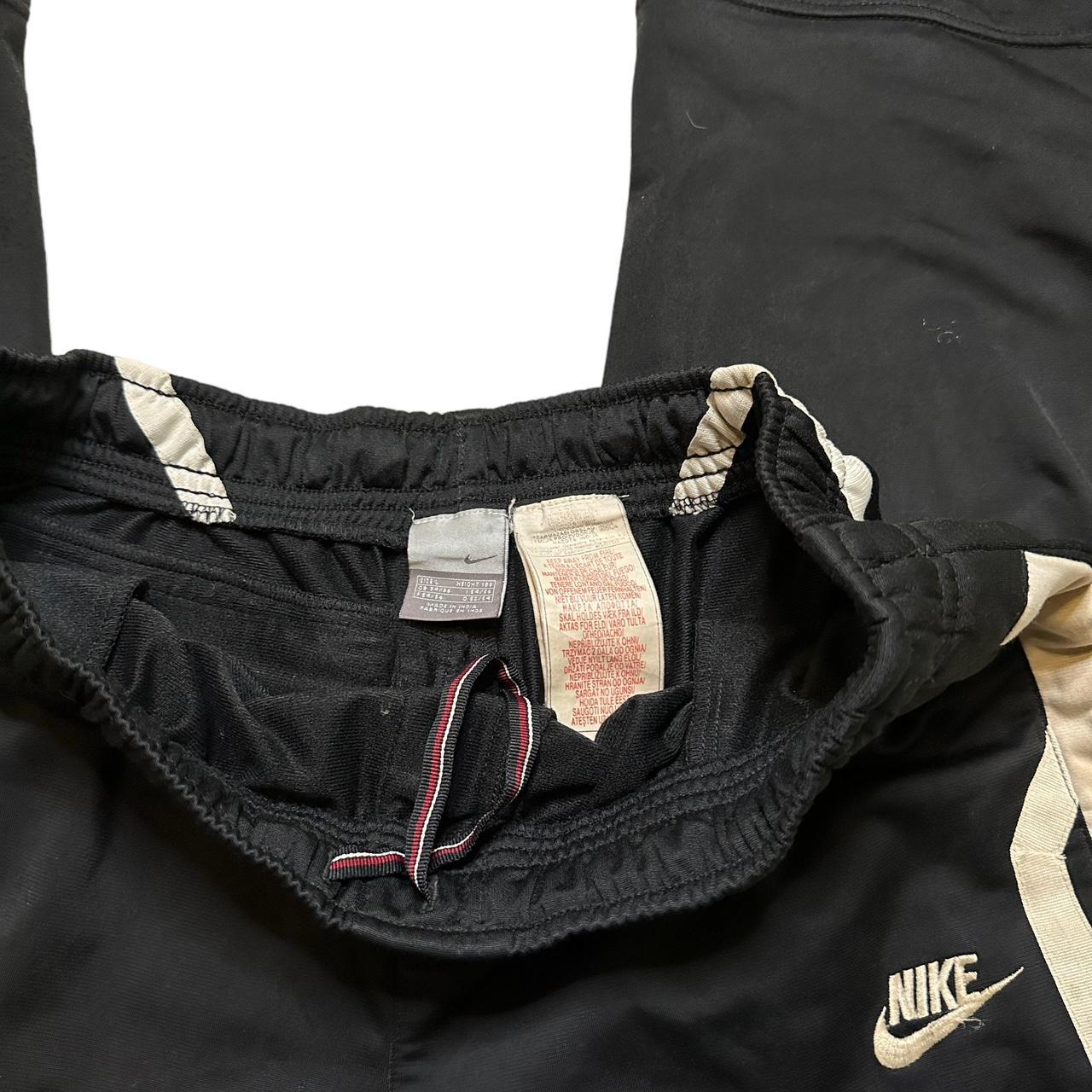 Nike 00’ Men Size: L Delivery 3-5 days... - Depop