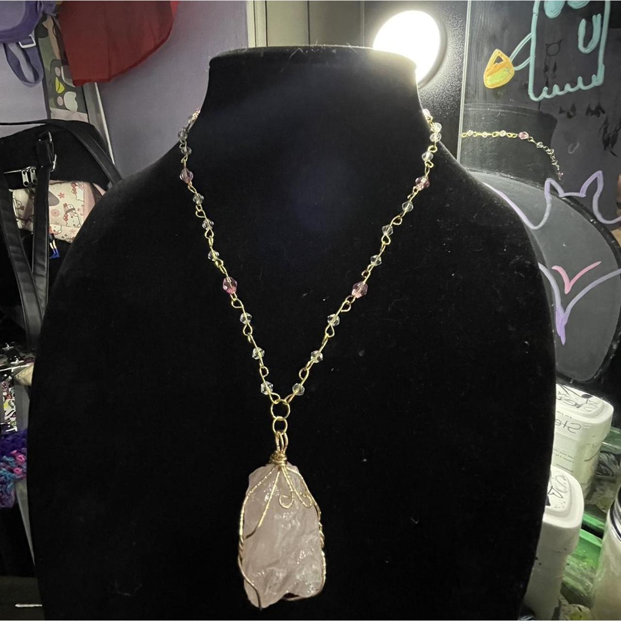 chunky rose quartz necklace🩷🌹 - Depop