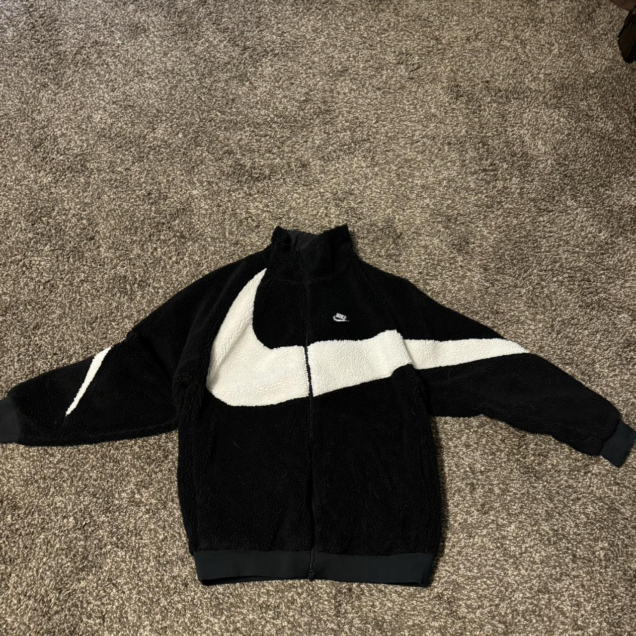 Nike fleece jacket - Depop