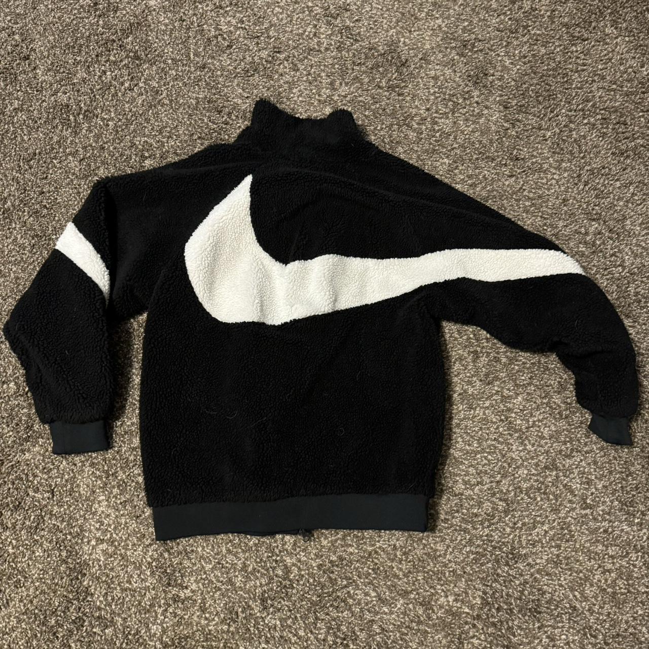 Nike fleece jacket - Depop