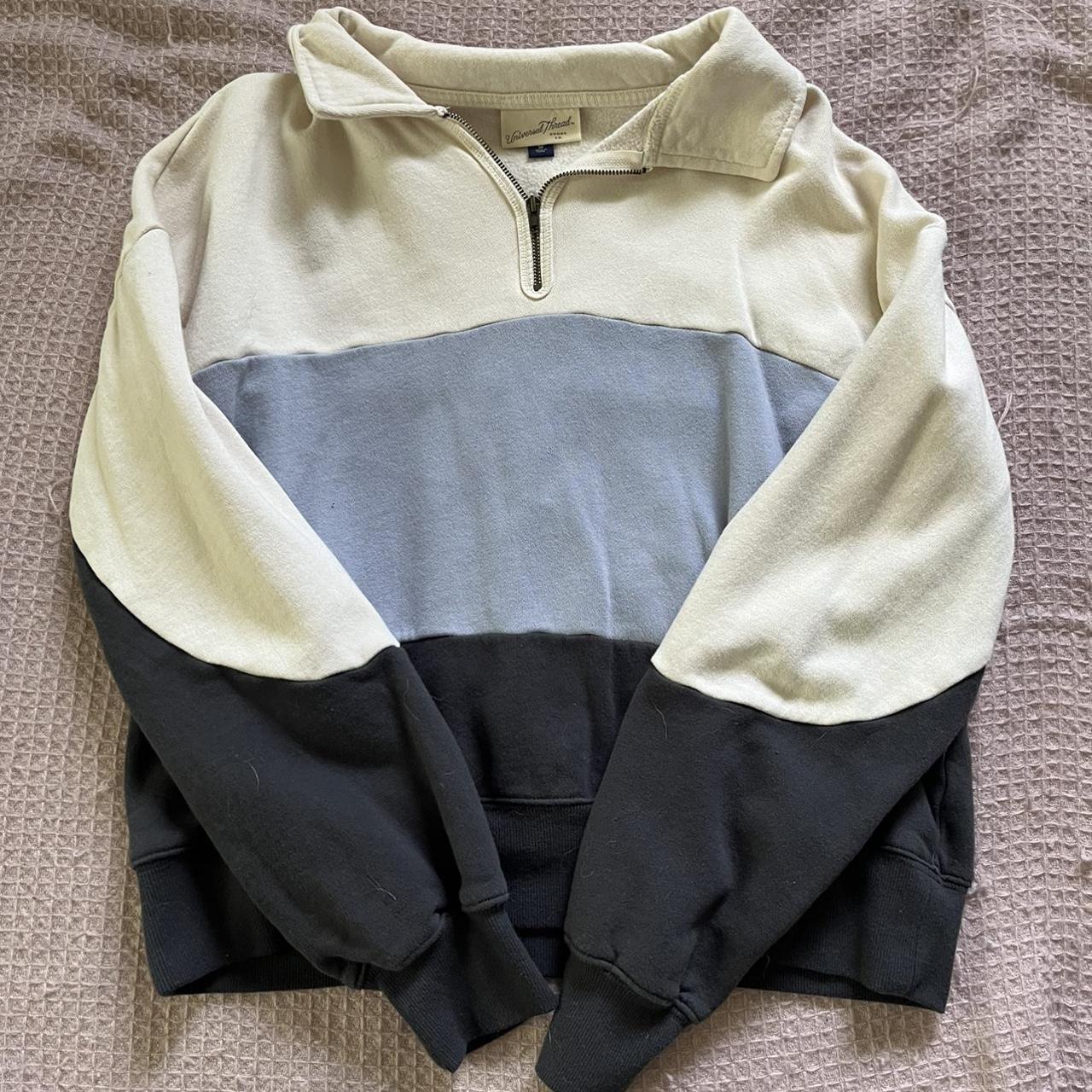 Universal Thread Women's White and Blue Sweatshirt | Depop