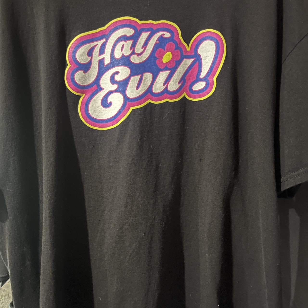 Half evil flower T size 2x - Depop