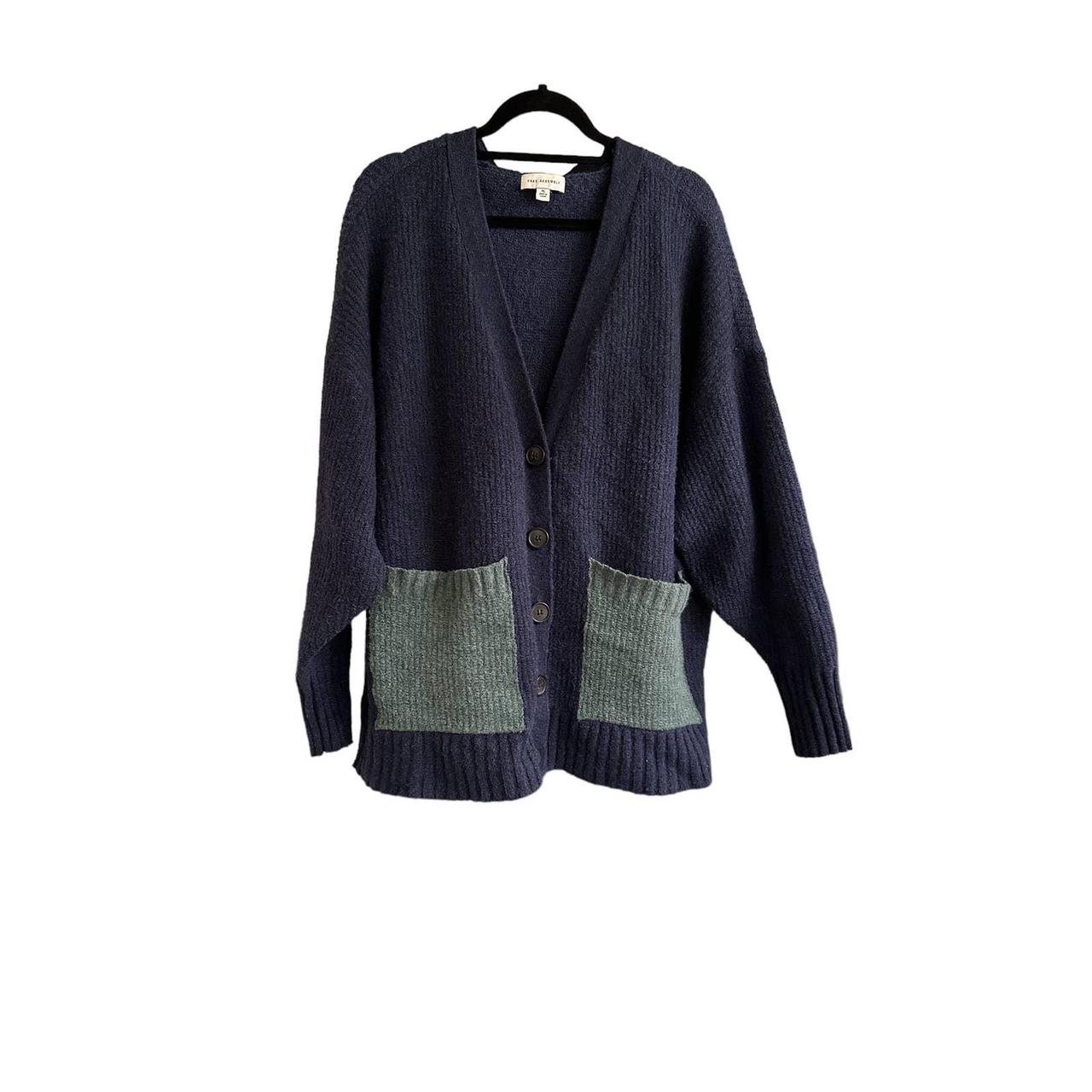 Free Assembly Boxy V-Neck Cardigan EUC Size XL Navy... - Depop