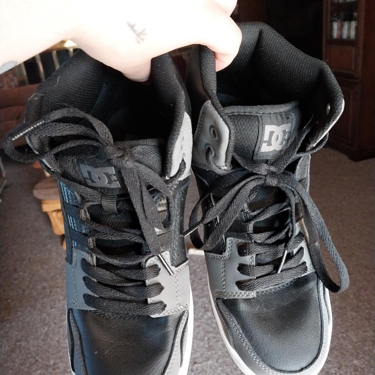 DC Shoes Women's Black and Grey Trainers | Depop