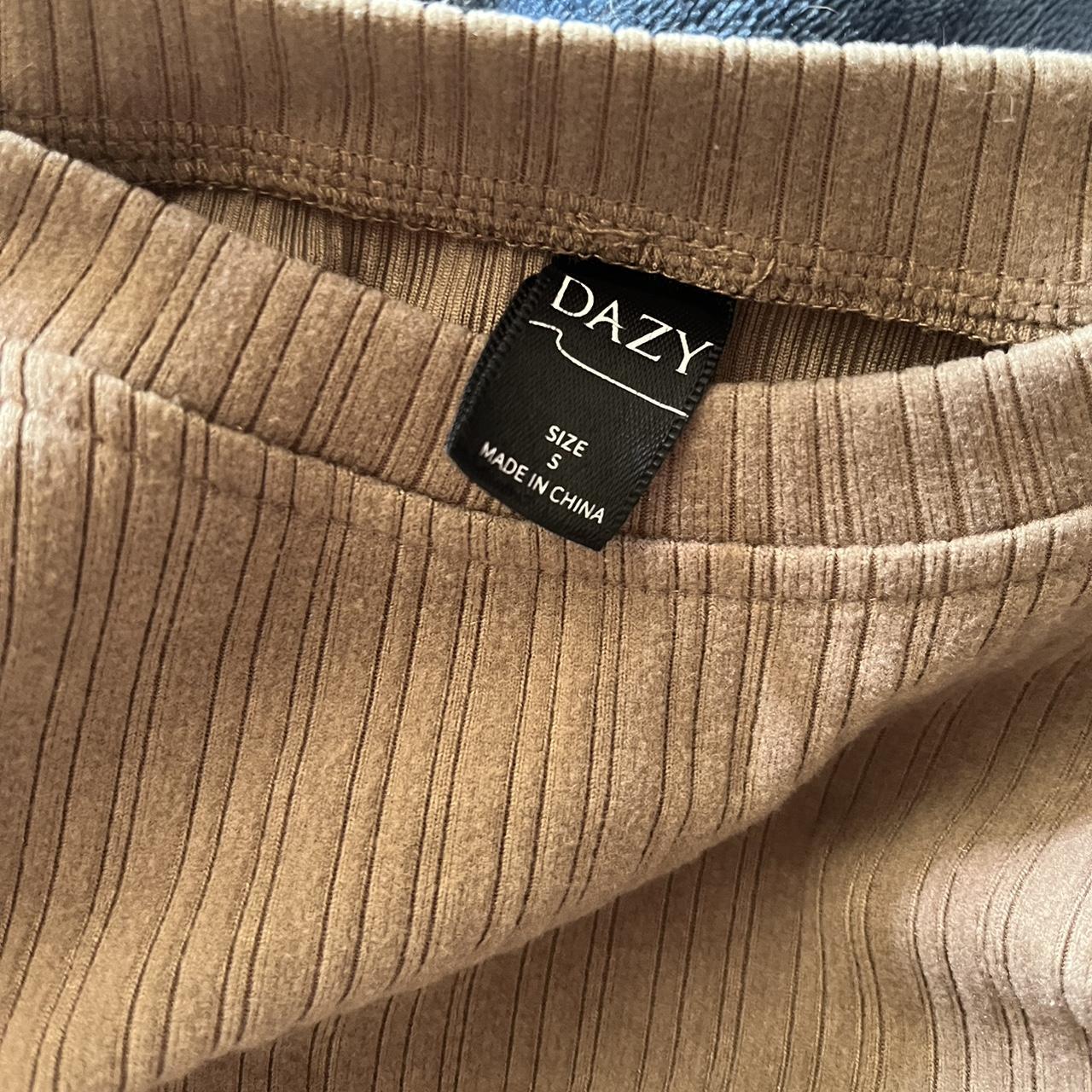 dazy taupe drop shoulder crop top! 🧺 (bra not... - Depop