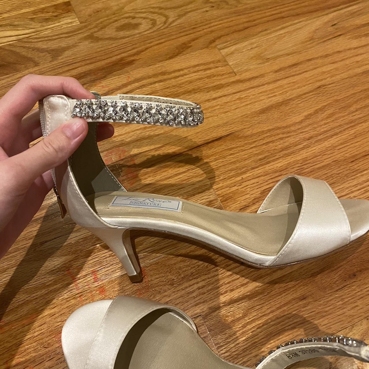 Cute little heels, little worn down but very pretty.... - Depop