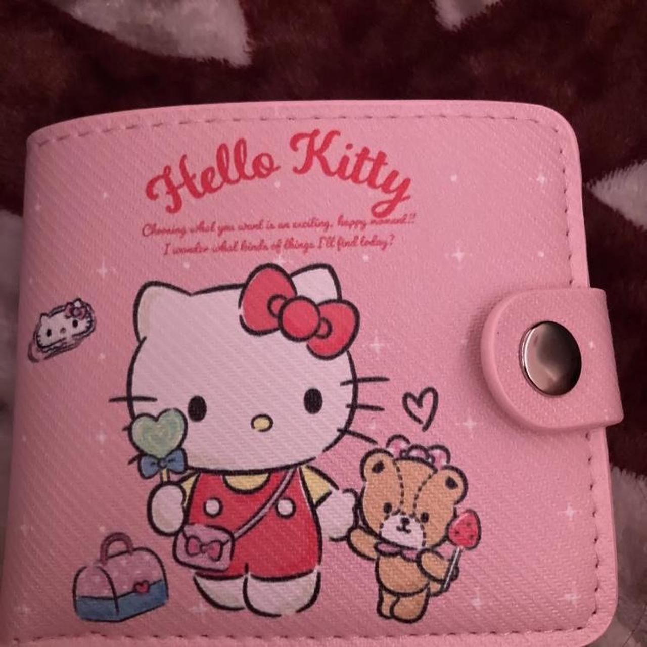 hk wallet msg me before buying i take offers - Depop