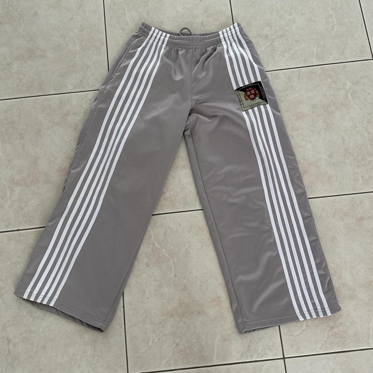 allure county pants size Large send... - Depop