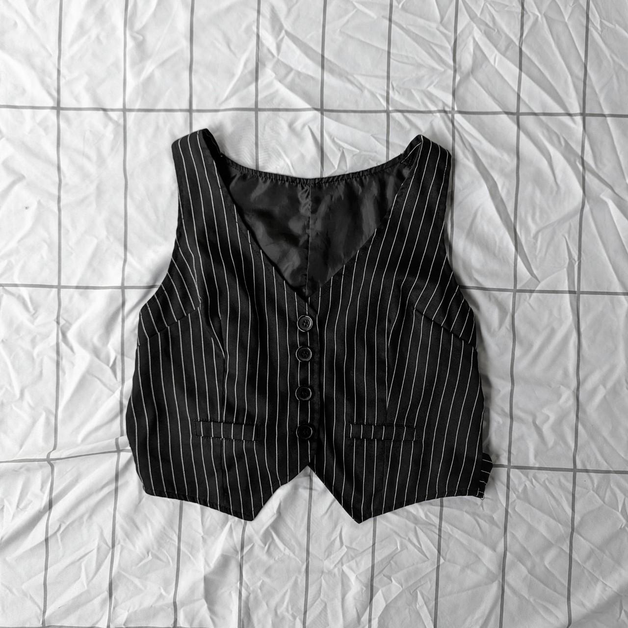pinstripe vest ⋆.˚ ᡣ𐭩 .𖥔˚ size medium , accurate fit... - Depop
