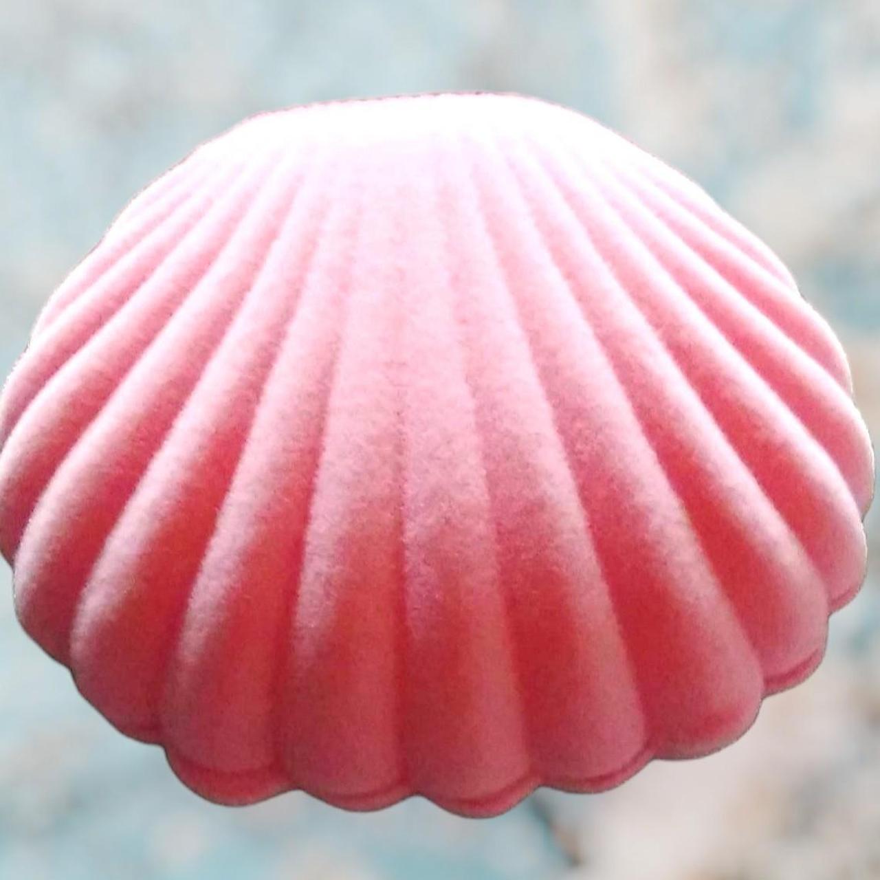 Pink velvet shell ring box Measures... - Depop