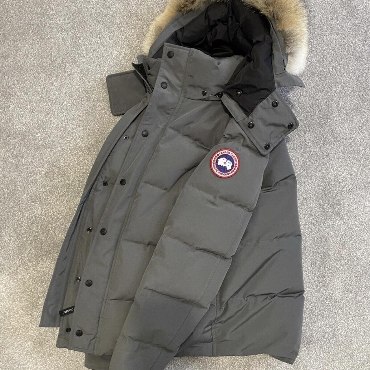 Canada Goose Men's Grey Coat | Depop