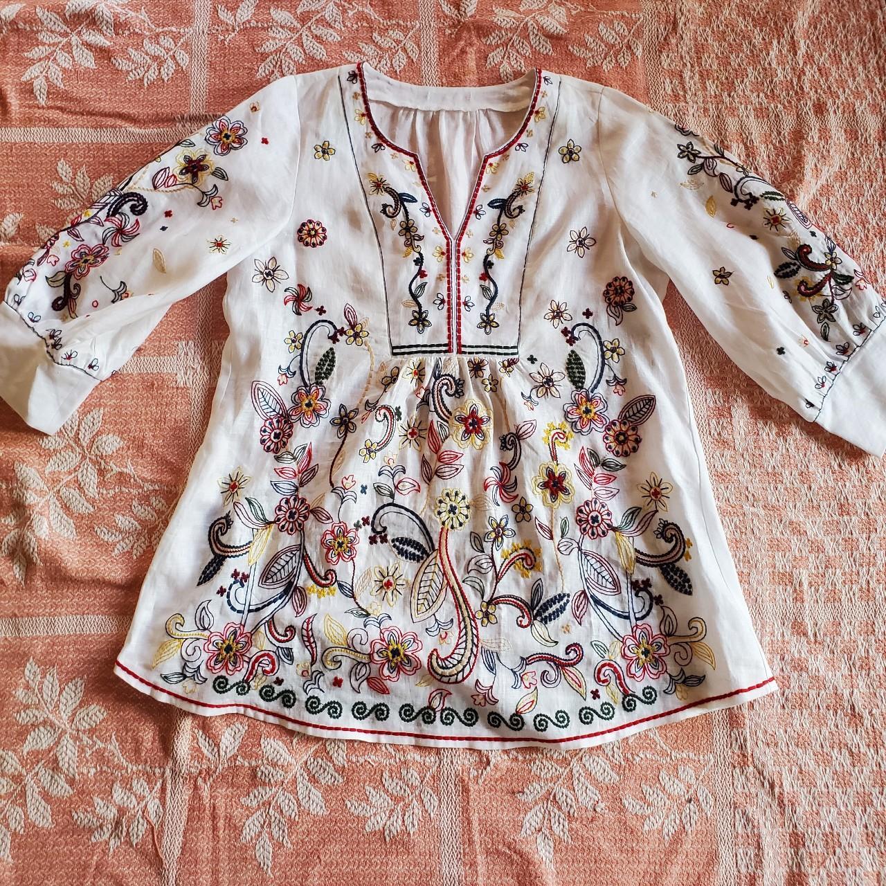 White linen embroidered tunic. Ballooned sleeves... - Depop