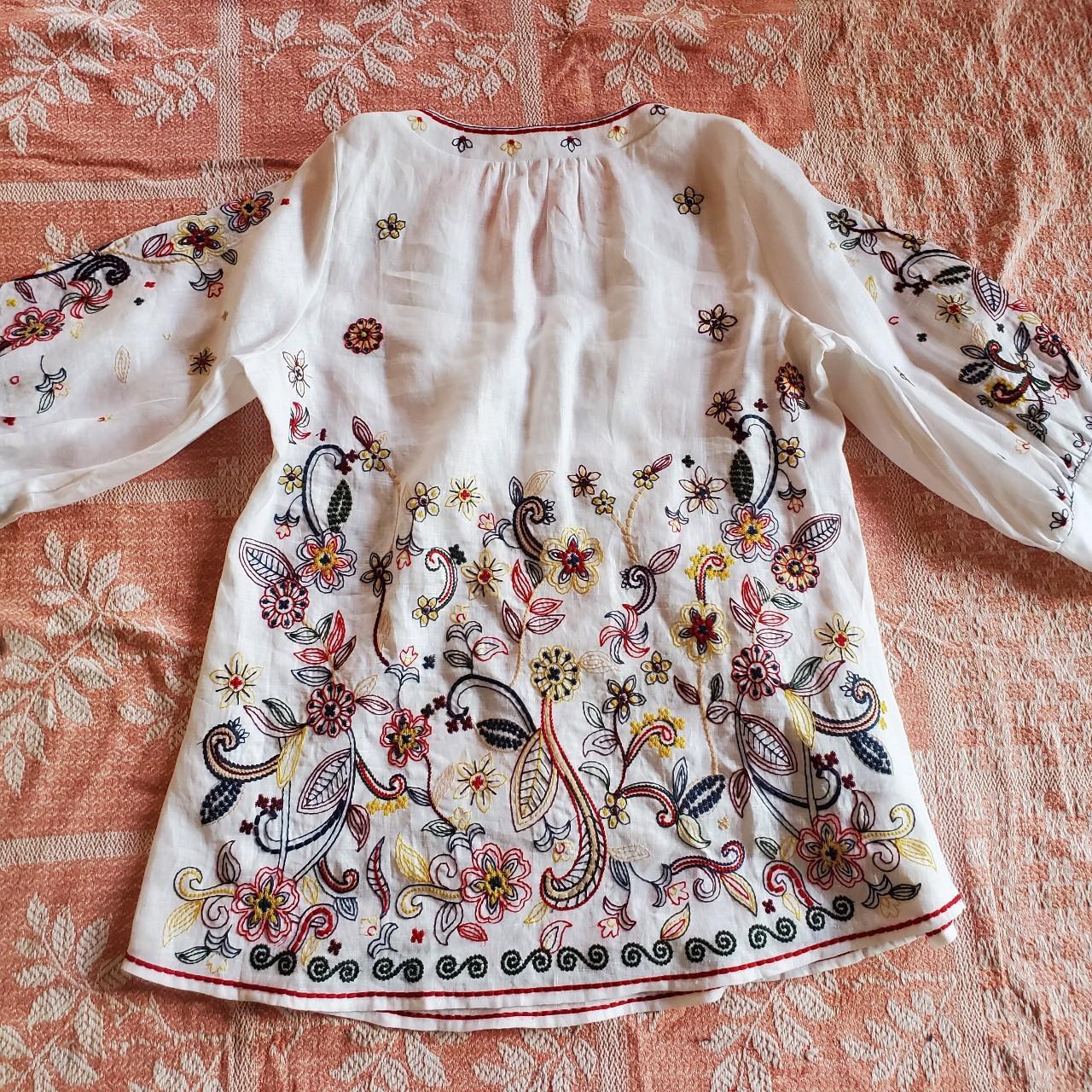 White linen embroidered tunic. Ballooned sleeves... - Depop