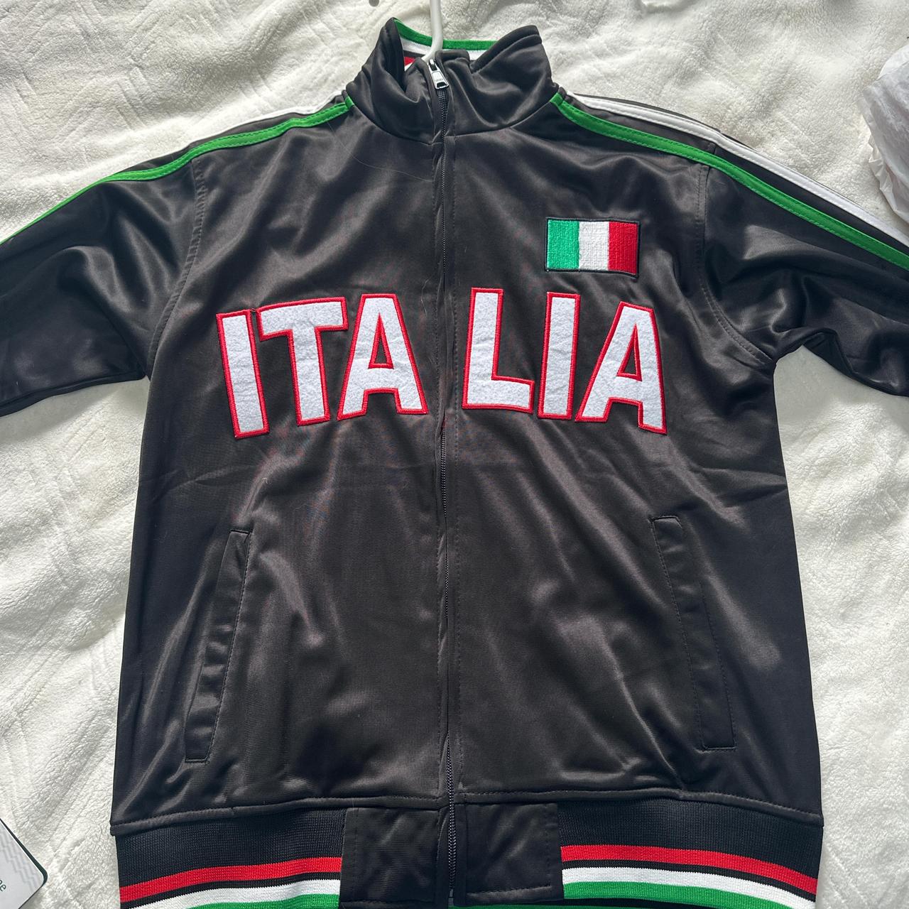 Italian tracksuit jacket - Depop