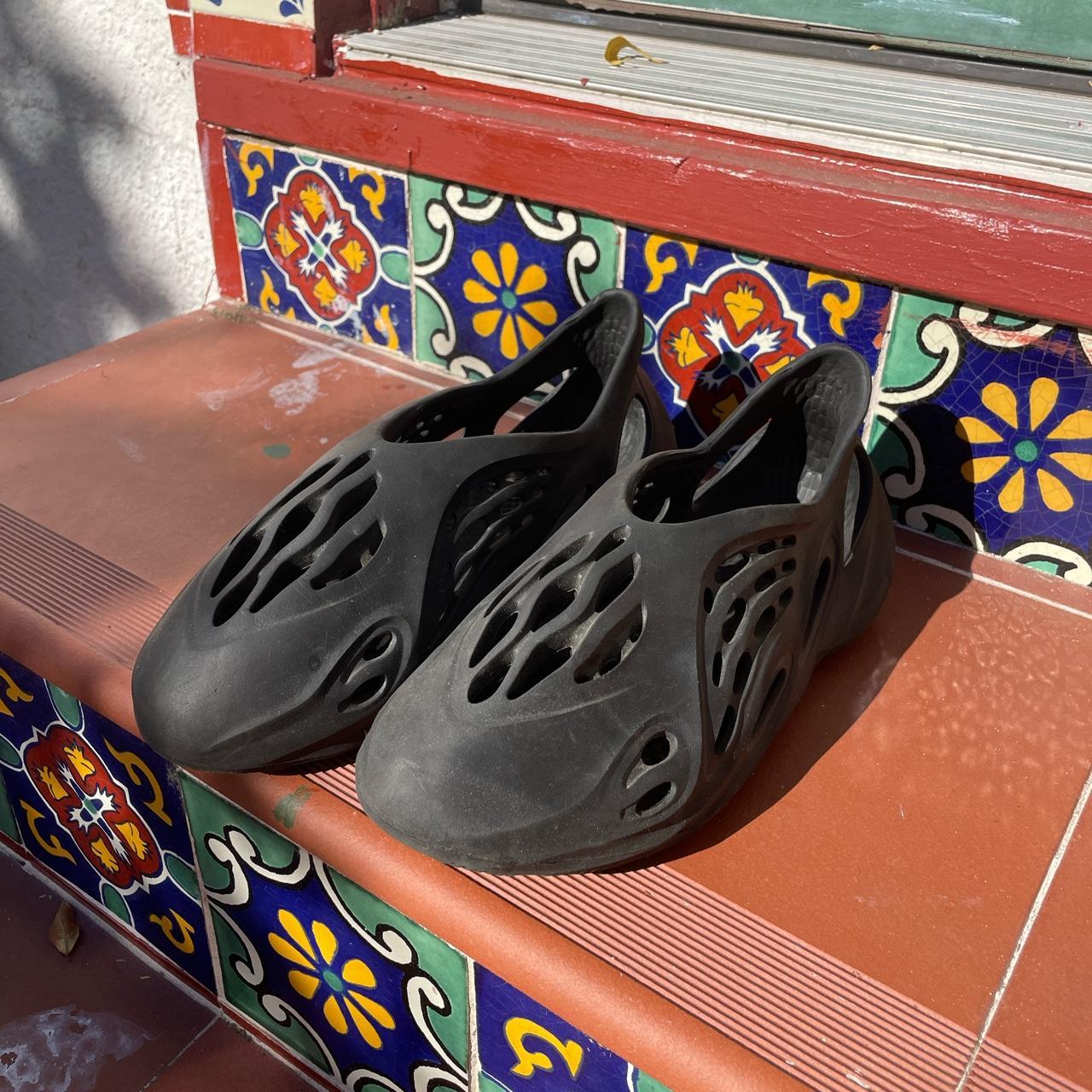 Adidas Foam RNR Onyx Men’s size 10 (It’s a rep) - Depop