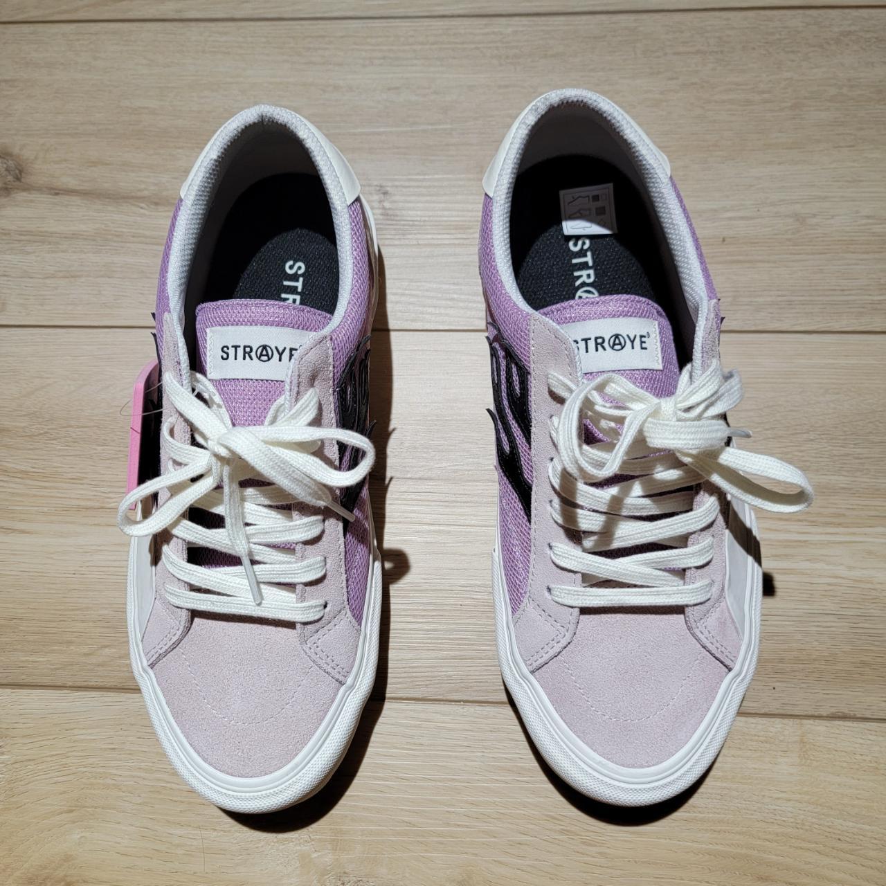 STRAYE Men's White and Purple Trainers | Depop