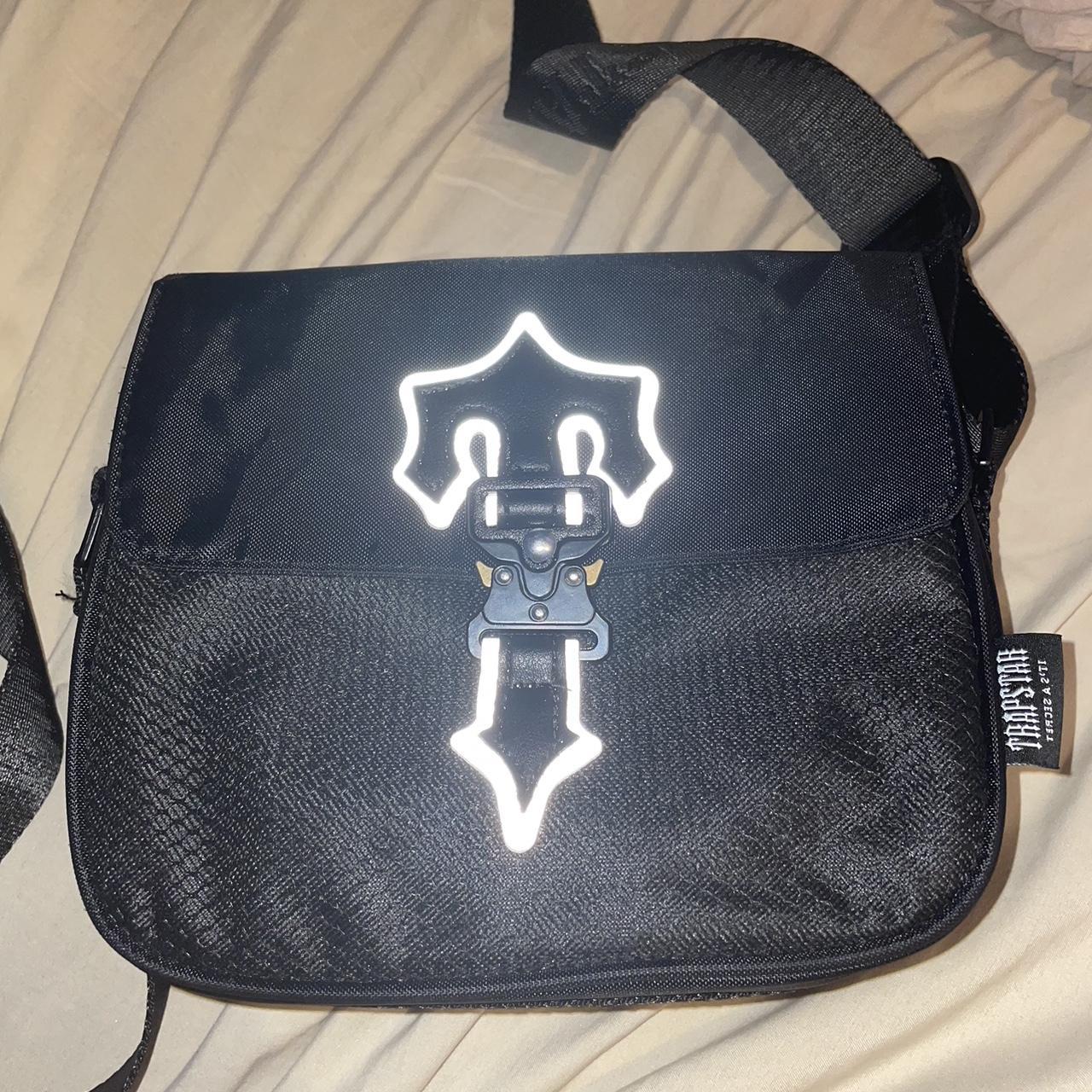 Trapstar Irongate 1.0 T cross body bag ... - Depop