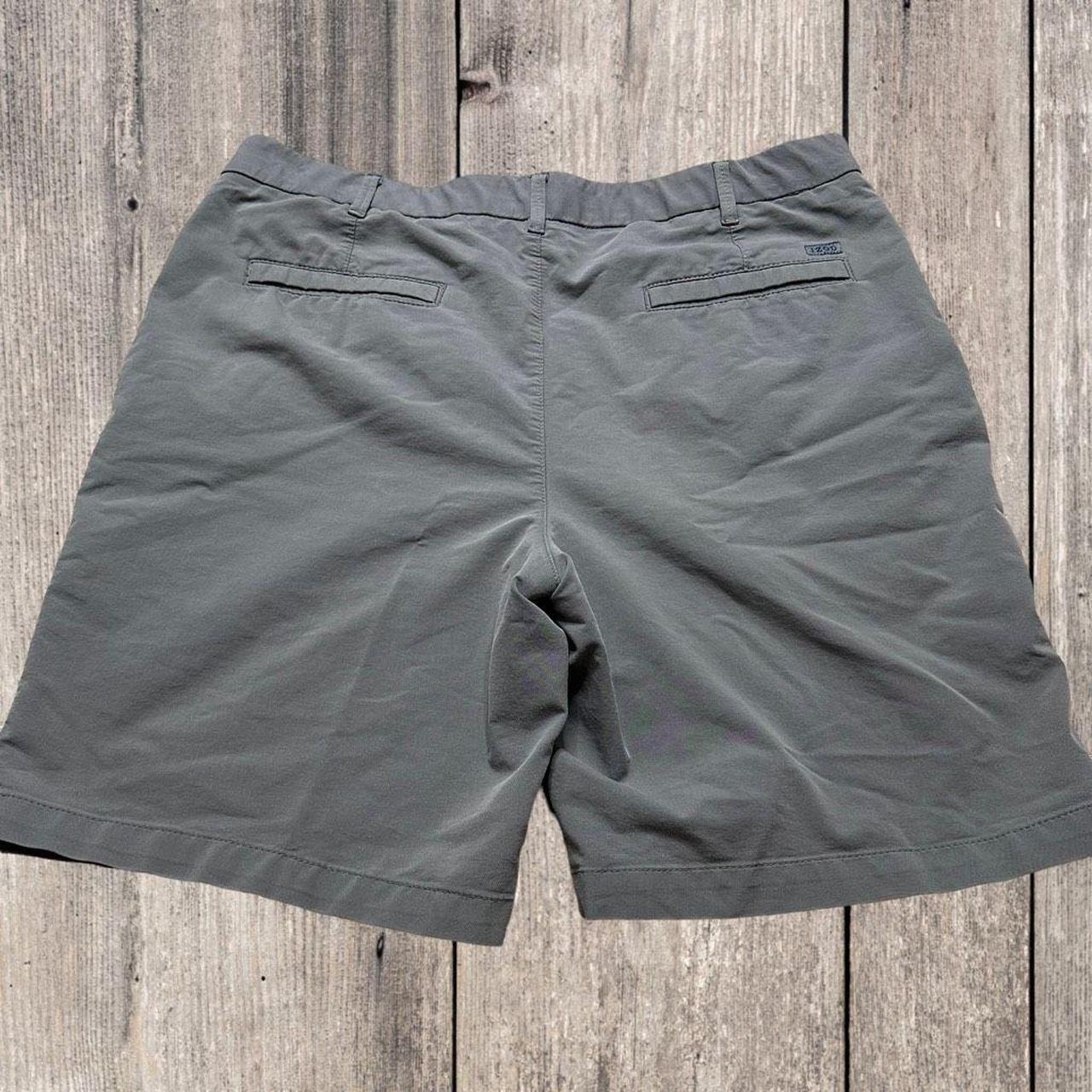 IZOD Gray Flat Front Shorts - 36x95 Get ready for... - Depop