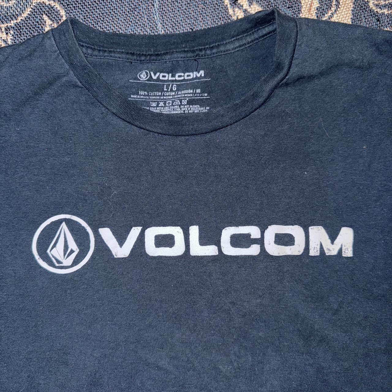 Volcom tee navy size large in good condition - Depop