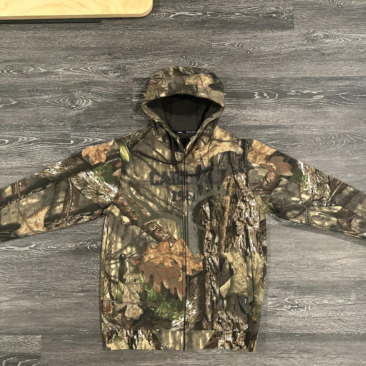 Cabela’s insulated thick camo jacket - Depop