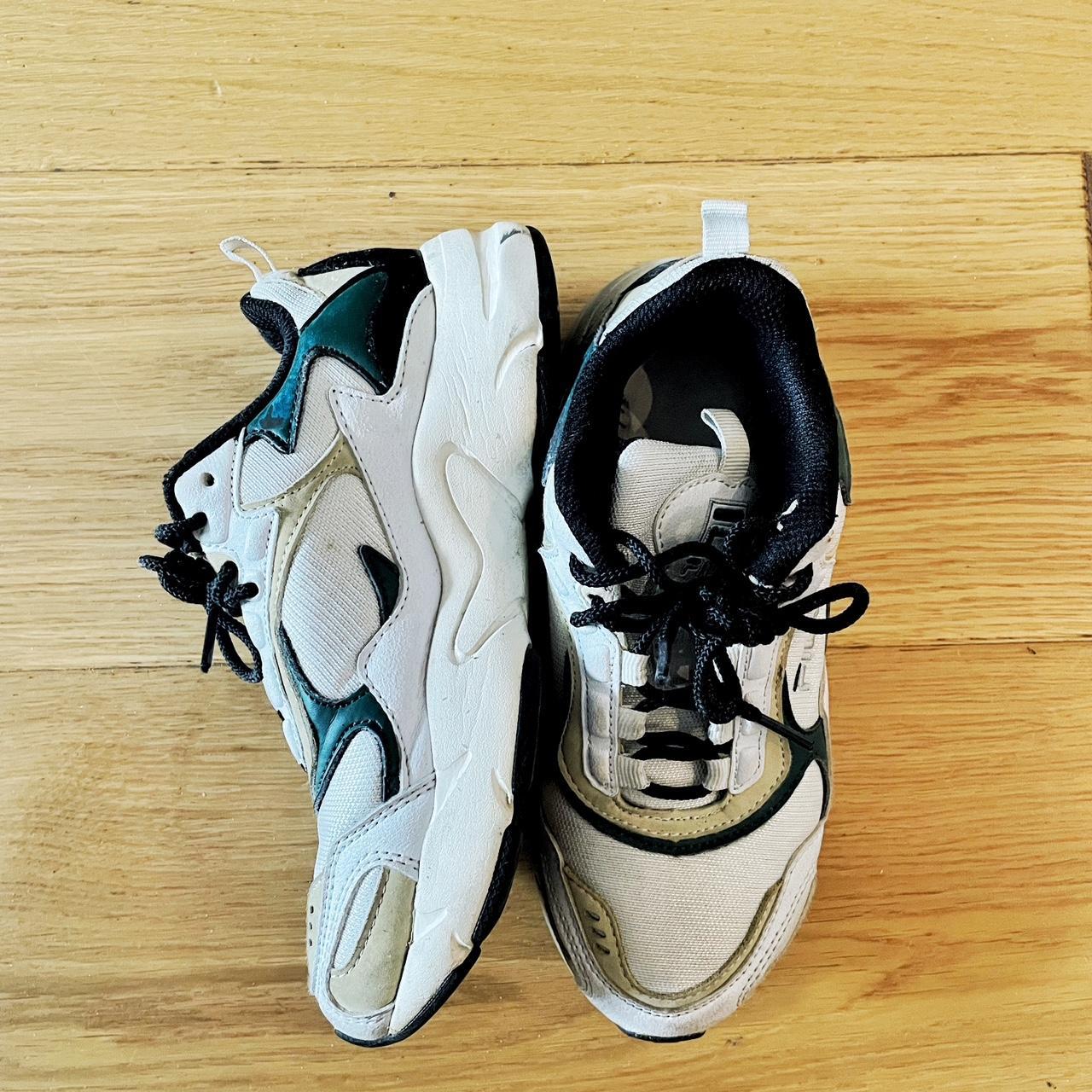 Fila Women's Green and White Trainers | Depop