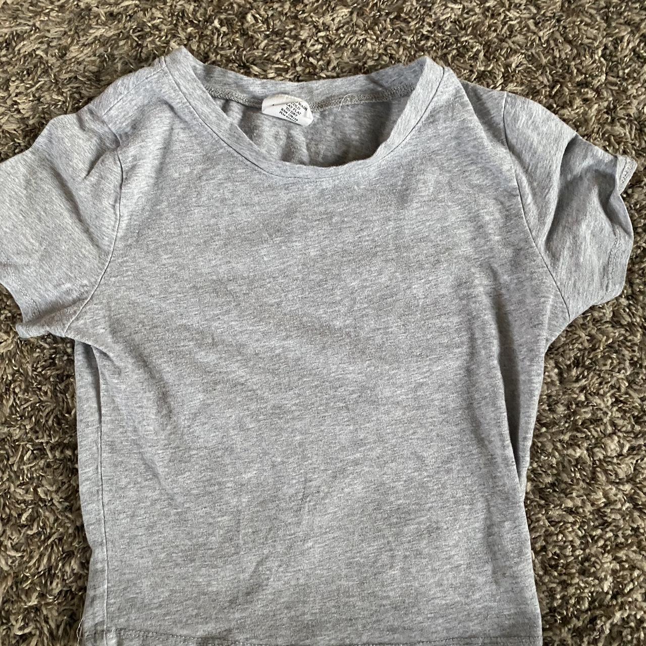 Tilly’s grey crop top - Depop