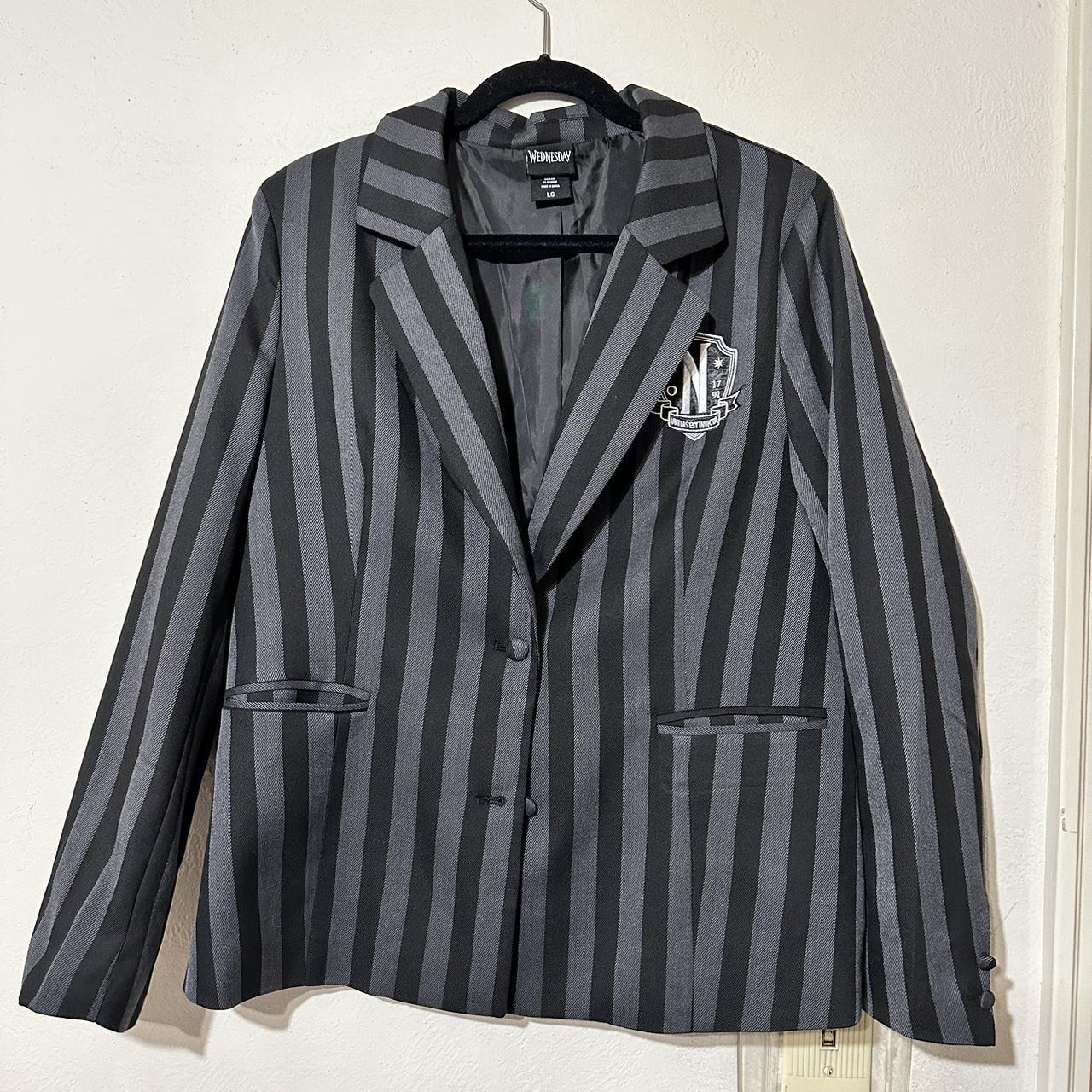 Hot Topic Women's Black and Grey Coat | Depop