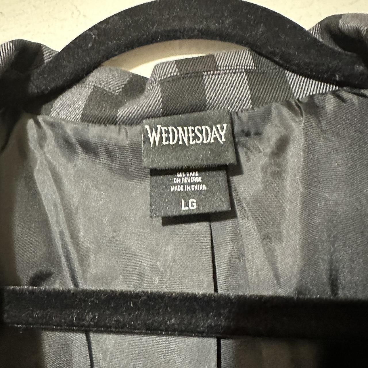 Hot Topic Women's Black and Grey Coat | Depop