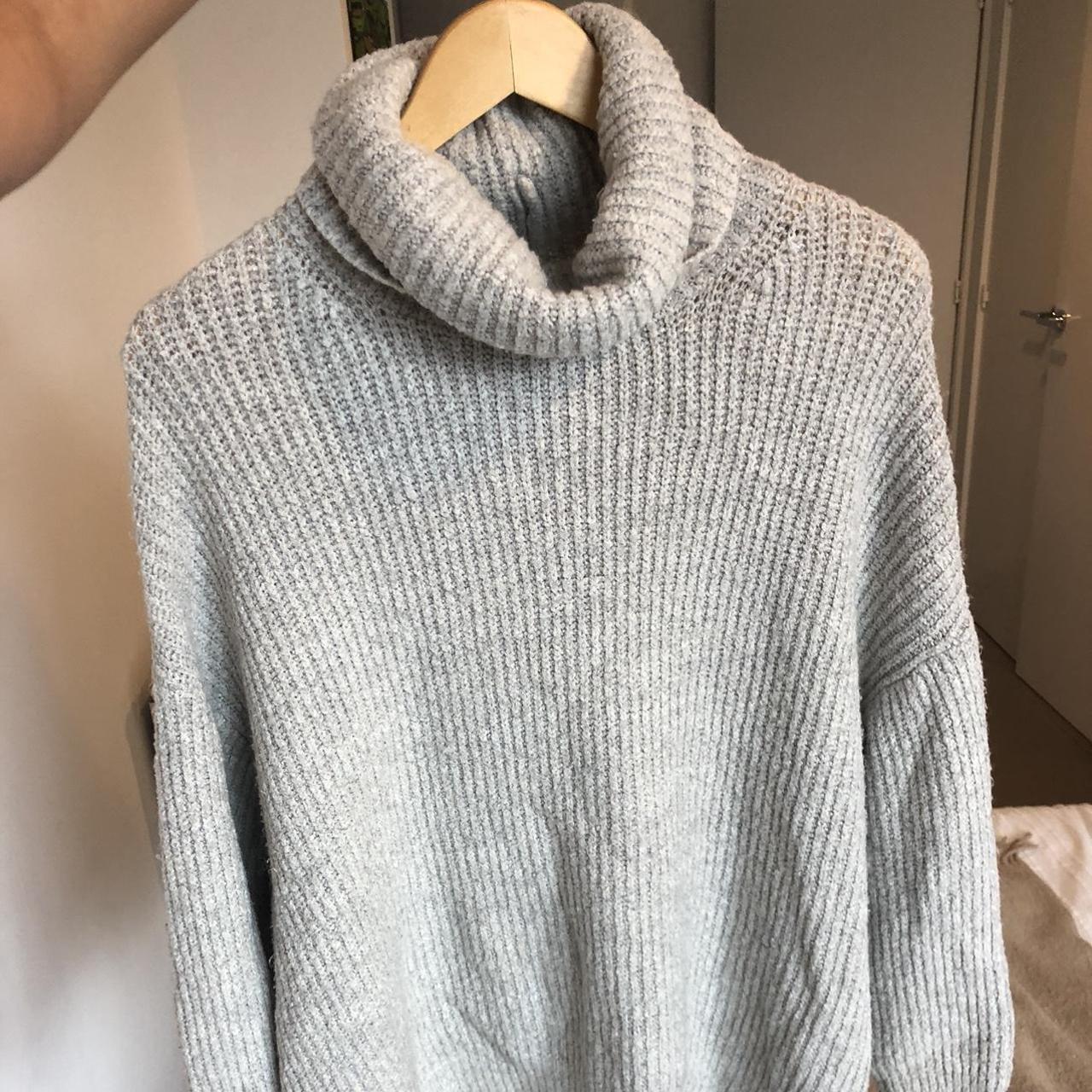 Women's Grey Jumper | Depop