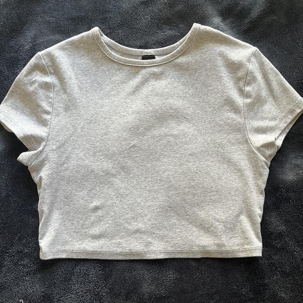 Basic grey crop top - Depop