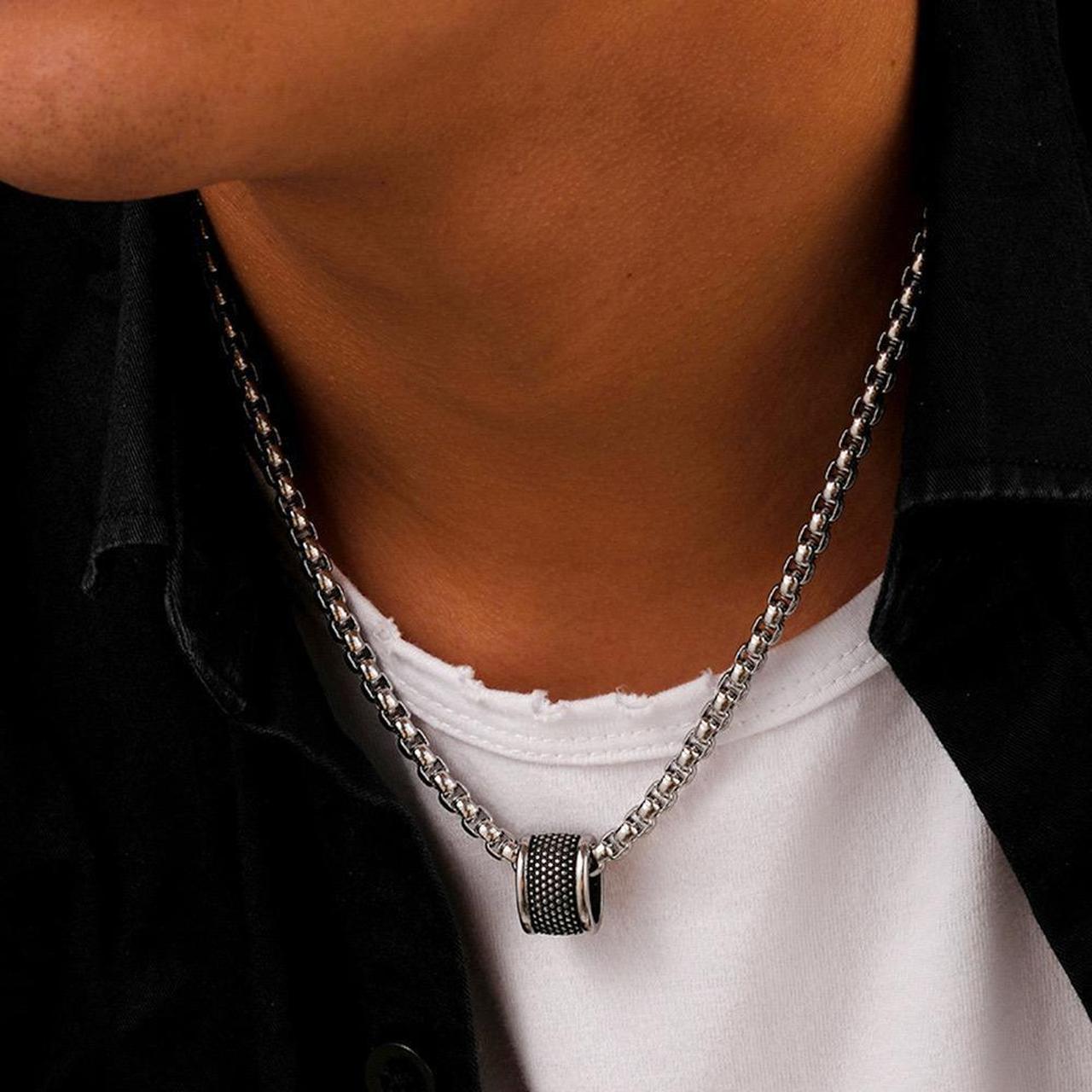 Stainless steel thick rope chain with black ring - Depop