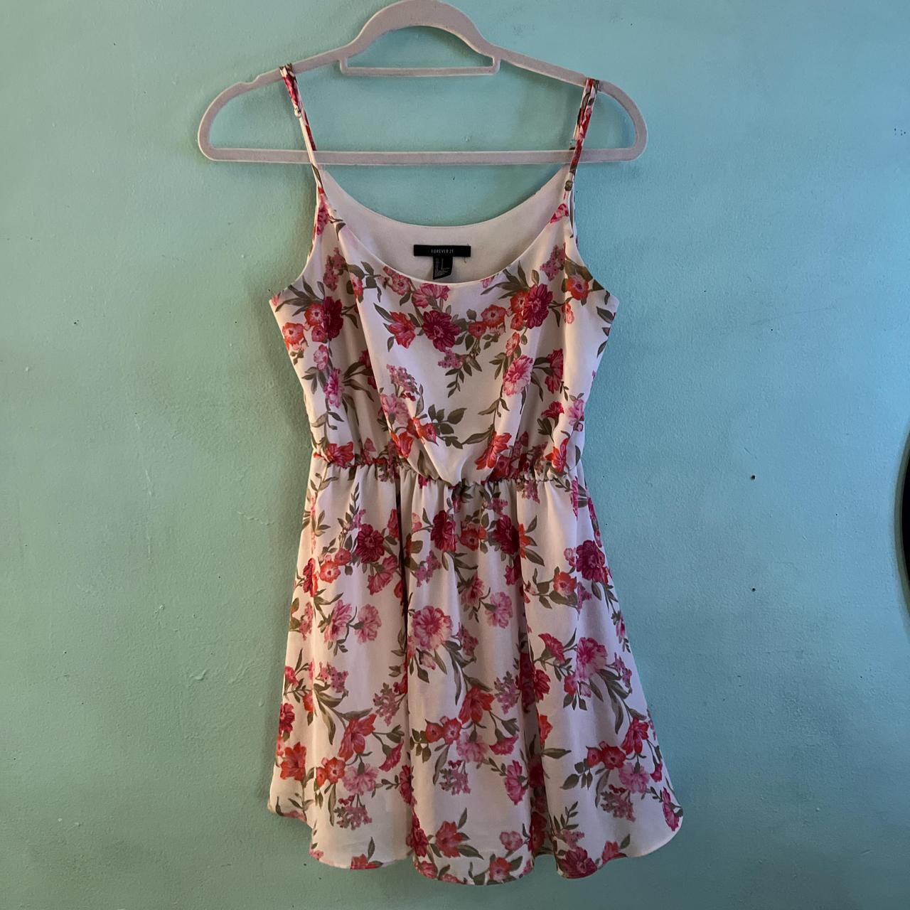 Forever 21 Spring Dress Size Small Floral print - Depop