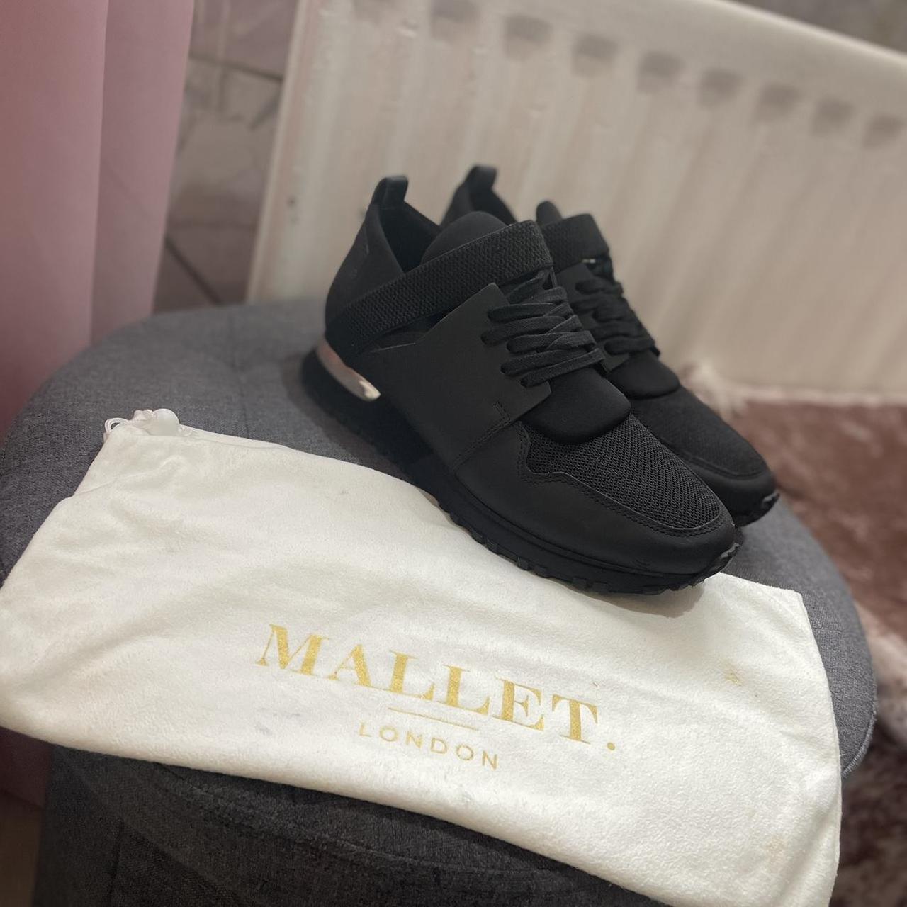 Unisex black boat mallets 6 Small scuff on front as... - Depop